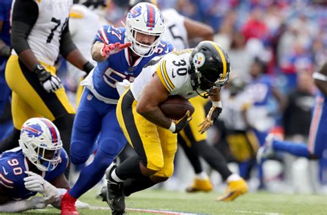 Why Steelers Running Back Jaylen Warren Is Outperforming Najee Harris