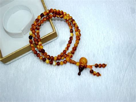 108颗佛珠配蜜蜡蜜蜡珠108颗佩戴图108颗珠配珠图大山谷图库