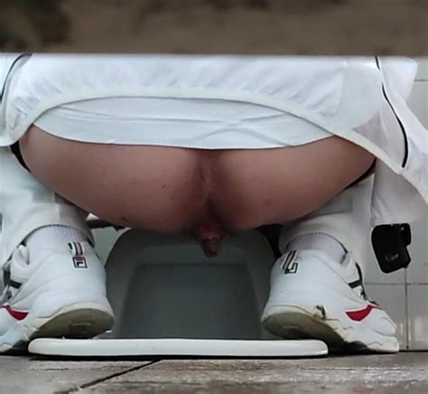 Japanese Daddy Squat Toilet 日本語で