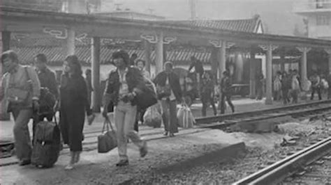 1971年4月10日美国乒乓球代表团来华科恩特意在上衣别了一枚毛泽东像章 凤凰网视频 凤凰网