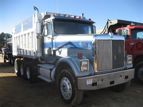 1994 International Eagle 9300 Tri Axle Dump