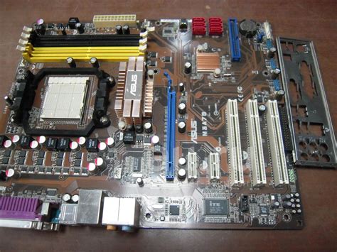 Универсальная материнская плата с мощной системой питания. ASUS M3A78 ...