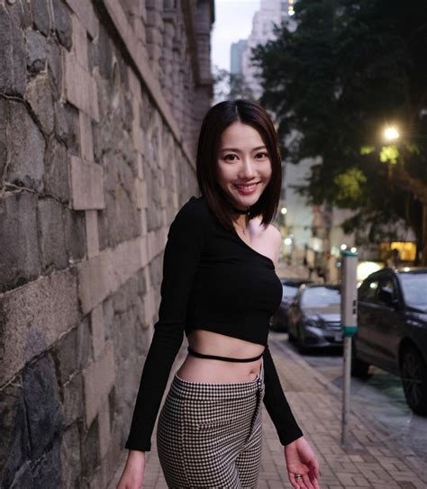 東張女神阮嘉敏晒婚照傳好事近 疊埋心水做老闆娘曾與林敏驄傳譜父女戀 星島日報
