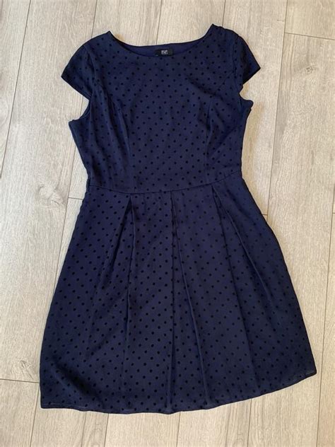 Сукня — ціна 90 грн у каталозі Сукні міді Купити жіночі речі за доступною ціною на Шафі