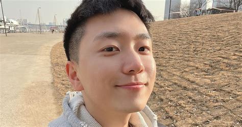 김연아♥︎ 고우림 군 복무 중 깜짝 Sns 업뎃…훤칠해진 근황