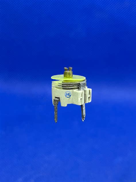 Capacitor VariÀvel Trimer 16pf A 100pf 10mm Mlcomp