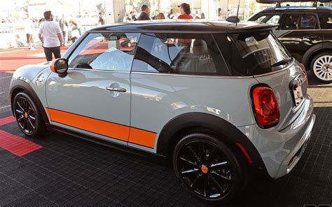ฉลอง 60 ปี มินิเปิดตัว Mini Cooper S Ice Blue Edition