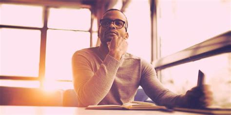 7 Reasons Women Dont Respond To You On Dating Apps Yourtango