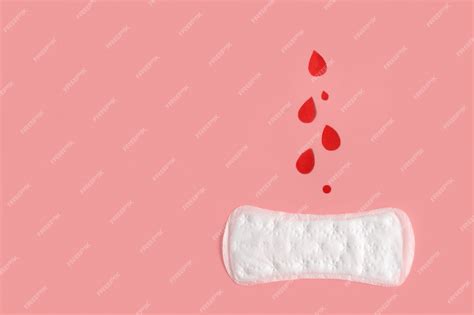 Almofada Sanitária Da Menstruação Em Um Fundo Cor De Rosa Dias