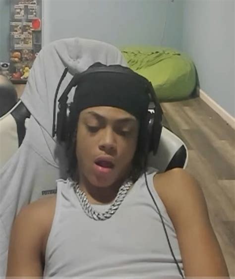 Pin By Miya 🌸🌊 On Ddot ☺️🌴 Cute Rappers Hey Handsome Cute Rapper Aesthetic