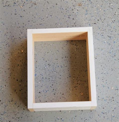 Полочки из фоторамок