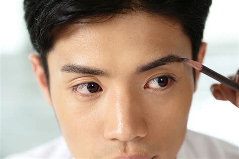 【人相学｜眉毛】ズバリ、旦那にしたいのはこんな眉の人！ 1万人鑑定してきた占い師による人相学テスト Oggi Jp