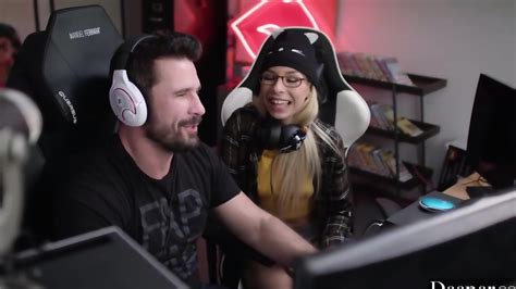 Gamer Girls Carmen Caliente Eporner