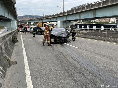 21歲男逆向闖五股高架匝道！2車對撞車頭爛毀 無辜駕駛重傷亡 Ettoday社會新聞 Ettoday新聞雲