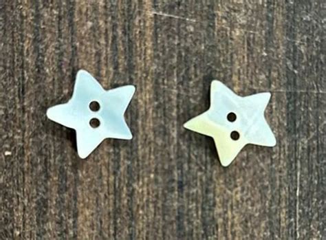 White Star River Shell Button At ₹ 3 Piece In New Delhi Id 2852675723097