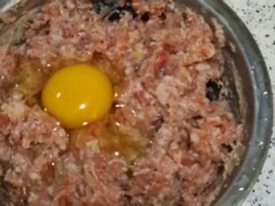 水汆丸子怎么调肉馅 业百科