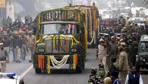 Political Turmoil Erupts Over Manmohan Singhs Last Rites As Congress