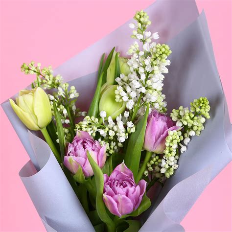 Букет Сердечна історія ᐈ Купити букет тюльпанів з доставкою в Україні Lorashen