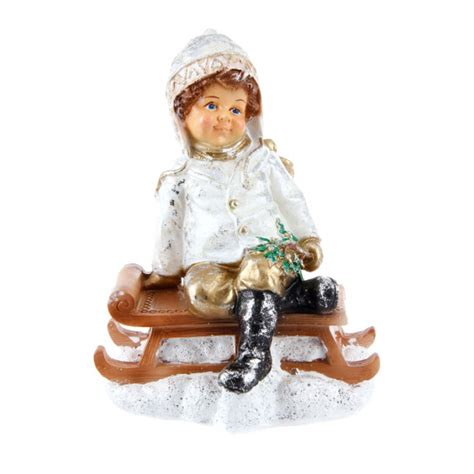 Мальчик на санках