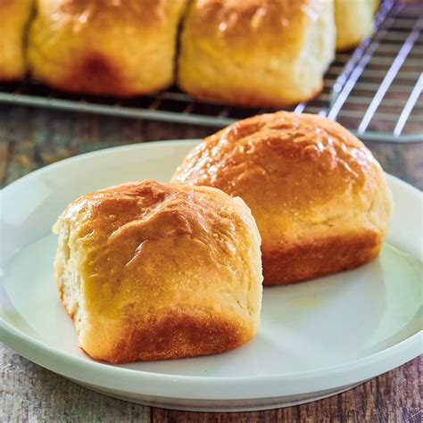 Homemade Sweet Hawaiian Bread Rolls Recipe Hostess At Heart