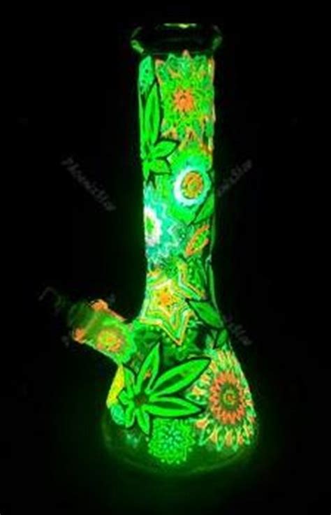 Glass Waterpipe 34cm Beaker Glow In The Dark 3d Leaf Print