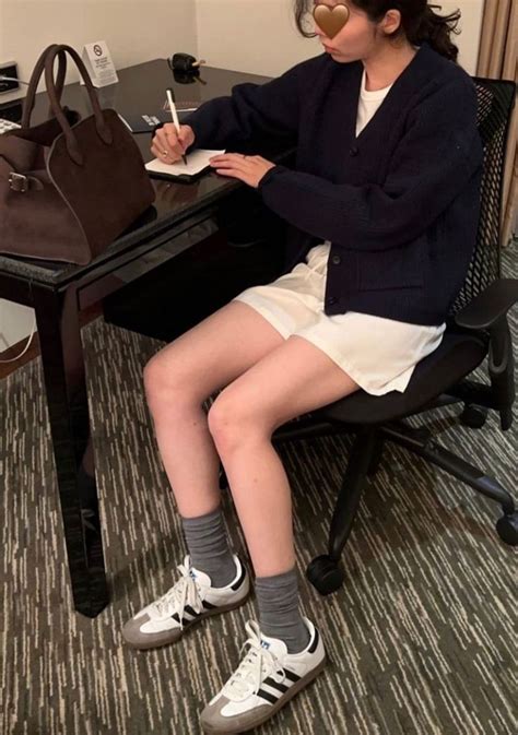 가을 패션에 있는 윤주 신님의 핀 가을 패션 의상 영감 놈코어
