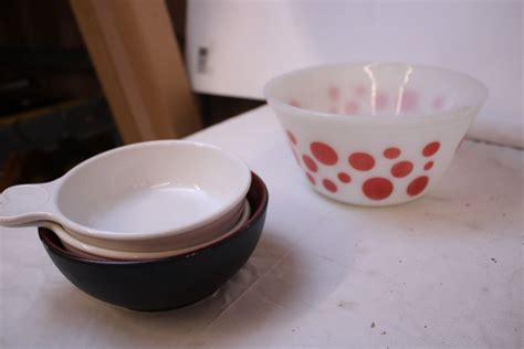 Pyrex Bowl Set Tupperware Jug Various Dishes Bodnarus Auctioneering