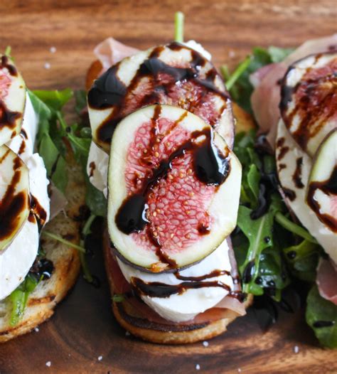 Grilled Crostini With Burrata Figs And Prosciutto