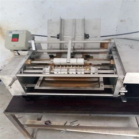 Semi Auto Round Bottle Labeling Capacity 40 Bpm At ₹ 30000piece In