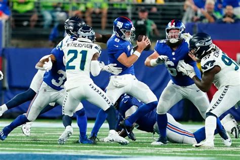 Seahawks Aplastan A Los Giants 24 3 En El Mnf Titansports