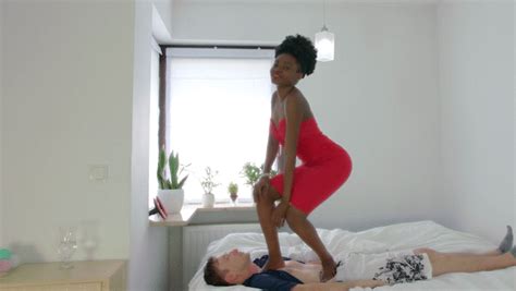 Zuri Standing On White Man Hd 2560x1440 Polish Mistress Clips