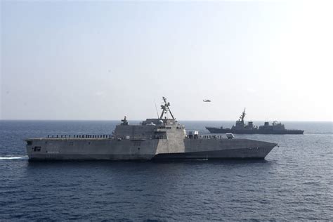 中国海軍の空母艦隊が、沖縄本島と宮古島の間の海域を通過！