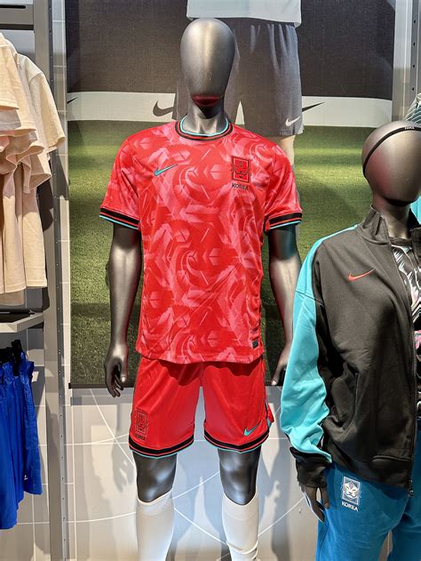 더현대서울 나이키 2024 대한민국 축구 국가대표팀 유니폼 나이키 더현대서울점
