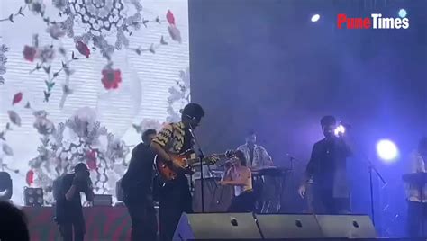 Oaff And Savera Rapper Yashraj Joins Oaff And Savera On Stage