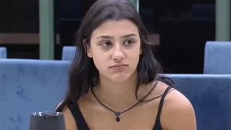 Bia Miranda Coloca Mega Hair E Exibe Novo Visual Musa Demais