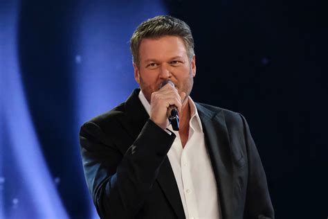Blake Shelton Covers Elvis Presleys Suspicious Minds Nbc Insider