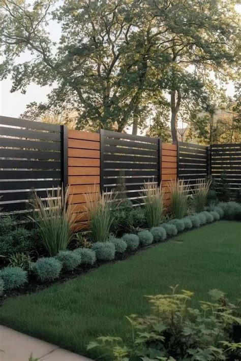 28 Horizontal Fence Ideas In 2025 Contemporary Backyard Yard Remodel