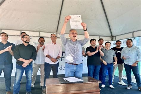 Assinatura De Ordens De Serviço Marca Início De Novas Obras No Povoado
