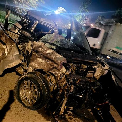 Chocó Contra Un Camión Estacionado En La Plata Y Murió Las Impactantes