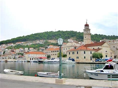 Pucisca Island Brac Tourist Guide