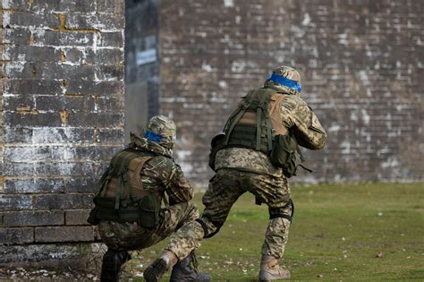新‧二七部隊 軍事雜談 New 27 Brigade🇹🇼🇺🇦 On Twitter 2326 英國、加拿大陸軍教官指導訓練烏軍