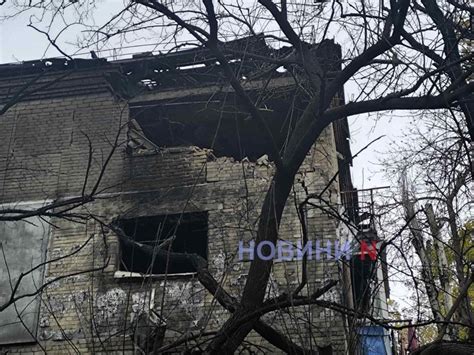 У Миколаєві ворожий дрон потрапив до житлового будинку є загиблий та поранені фото Читайте