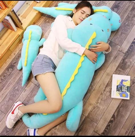 Promo Boneka Guling Dinosaurus Ukuran 80 Cm Bahan Plush Istimewa Berlabel SN Uk 60 Cm Pink