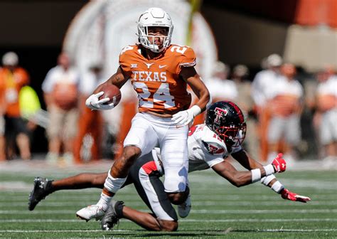 Texas Footballs Jonathon Brooks Will Be An Analytical Darling In 2022