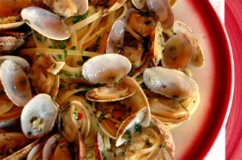 Linguini With Red Clam Sauce