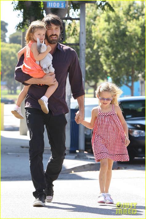 Ben Affleck Westwood With Seraphina And Violet Photo 2585941 Ben