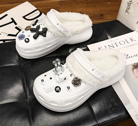 지비츠 증정 아이러브 겨울 사무실 털 슬리퍼 실내화 통굽 Eva 여성화 에이블리