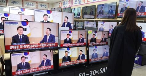 ‘언론 쥐는 방법 알지만 尹 워딩에 홍철호 수석 “원론적 말씀 그래선 안 되지 않나”