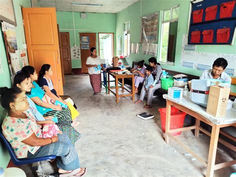 နတ်မောက်မြို့နယ်၌ ကိုယ်ဝန်ဆောင်မိခင်များအား အပတ်စဉ် တနင်္လာနေ့တိုင်း ပုံမှန်ကာကွယ်ဆေးထိုးနှံပေး