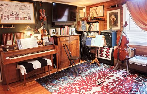 Aniela Perry A Cello Virtuoso Offers A Range Of Stringed Instrument